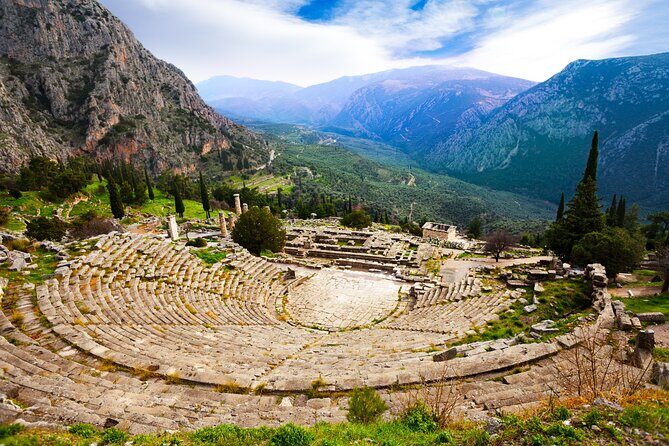 Delphi, Spanish guided one day tour - Authentic Experiences and Traveler Insights