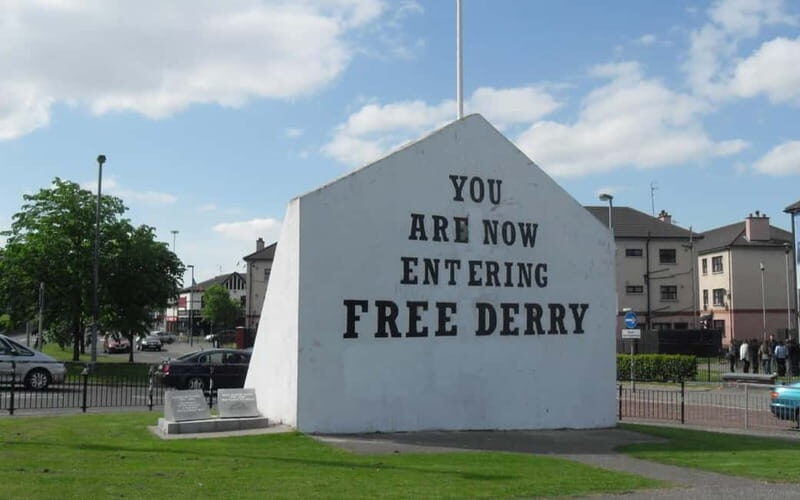 Derry: City Walking Tour & Exploration Game - An In-Depth Look at the Derry Self-Guided Tour