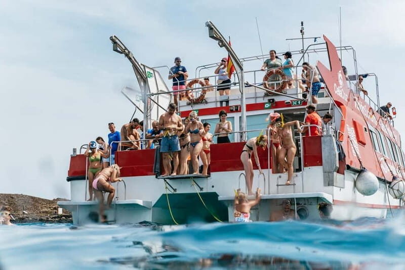 Desde Corralejo: Lobos Island Ferry with Optional Transfer - What You Can Do on Lobos Island