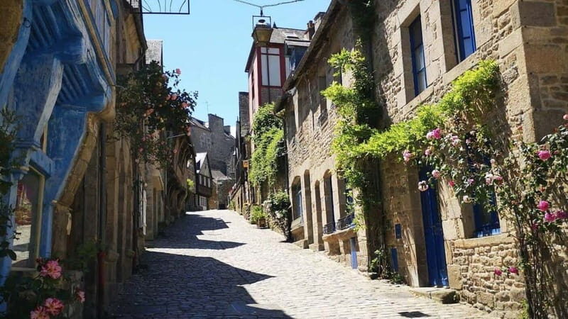 Dinan: Painting experience in a café - The Itinerary: What to Expect