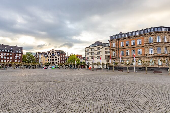 Discover Dusseldorfs most Photogenic Spots with a Local - Key Points
