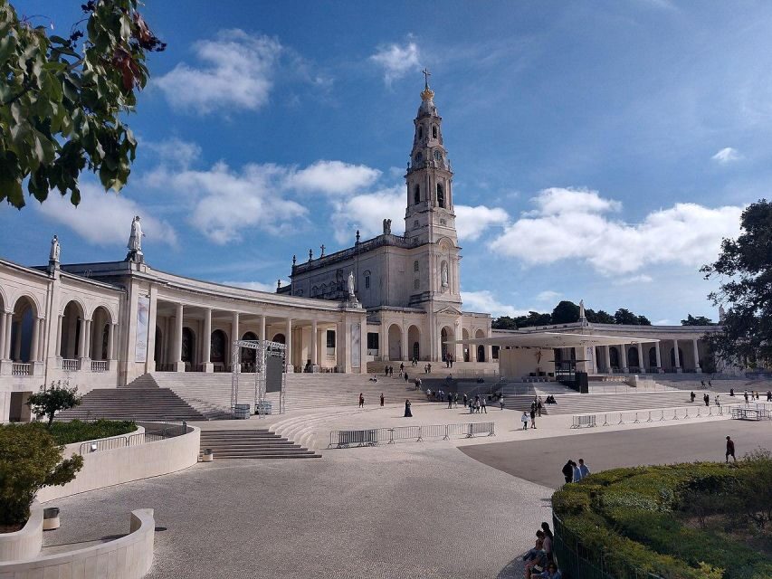 Discover Fátima, Nazaré, and Óbidos: Full Day Tour - Analyzing the Value