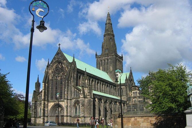 Discover Glasgow. Full day private tour in people carrier. - What’s Included and What’s Not