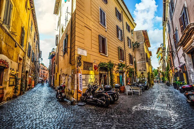 Discover Rome - Walking city tour - Authenticity and Expert Guidance
