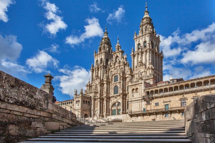 Discover Santiago in 4 hours: its cathedral, Pórtico, and historic quarter. - A Detailed Look at the Itinerary