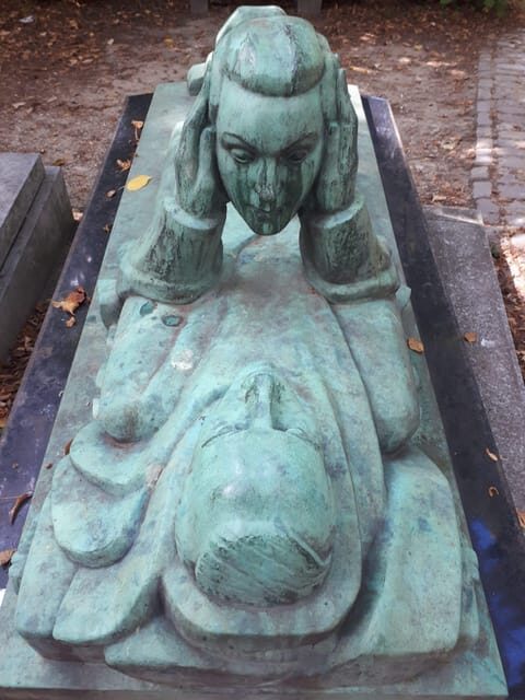 Discover the Living Beauty of Père-Lachaise - Who Will Love This Tour?