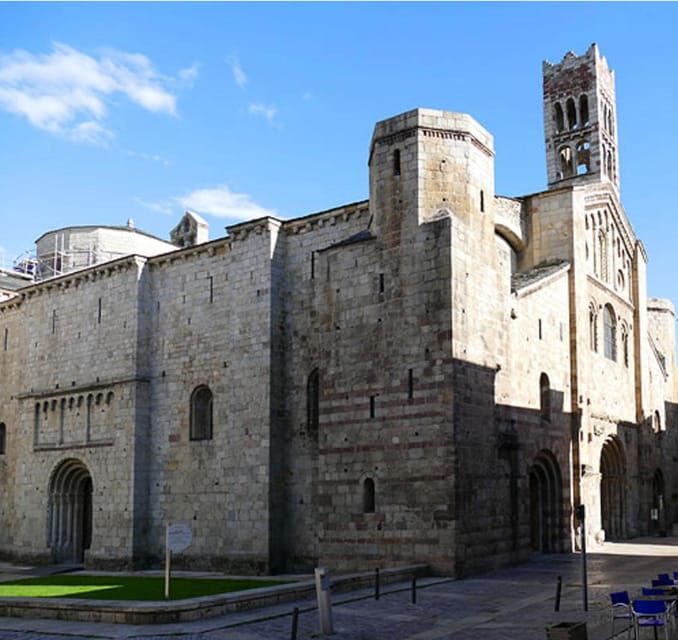 Discover the medieval Seu and Andorra in one day from Barcelona with lunch - Who should consider this tour?