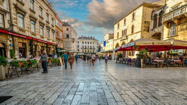 Discover The Old Town Split 1.5h walking Small group tour - Exploring the Itinerary in Detail