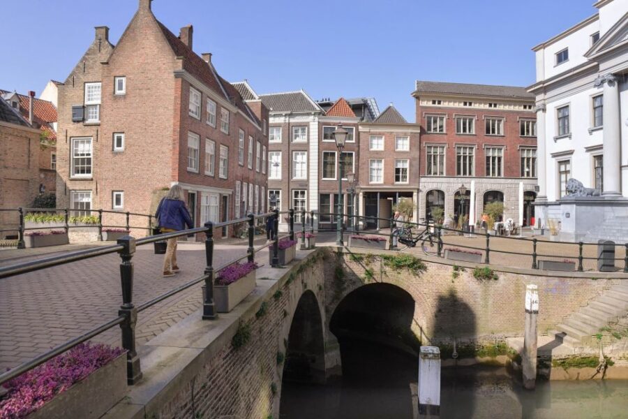 Dordrecht: Dark History Tour - A Closer Look at the Dordrecht: Dark History Tour