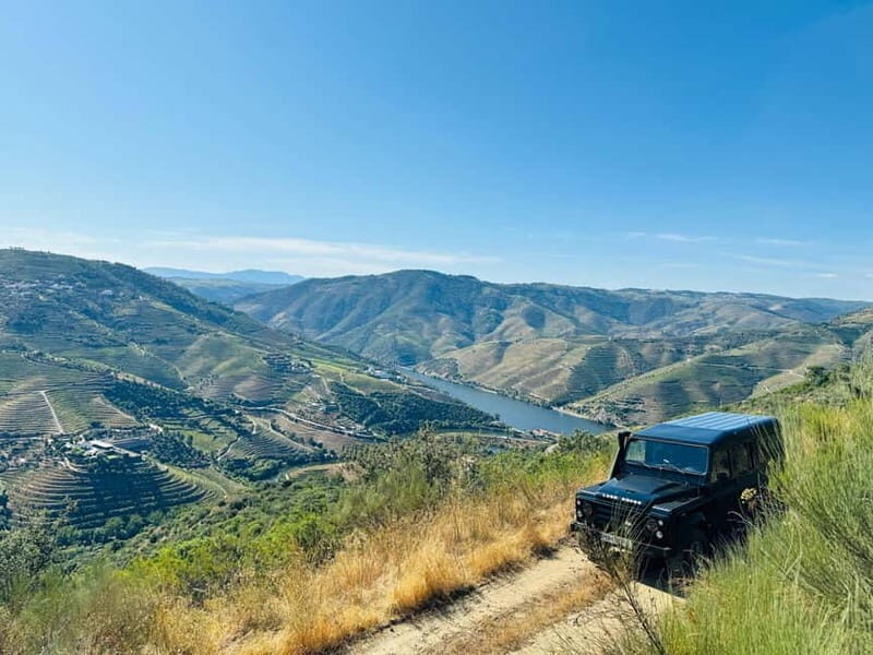 Douro offroad experience: visit to a winery and a picnic - Transportation and Group Size