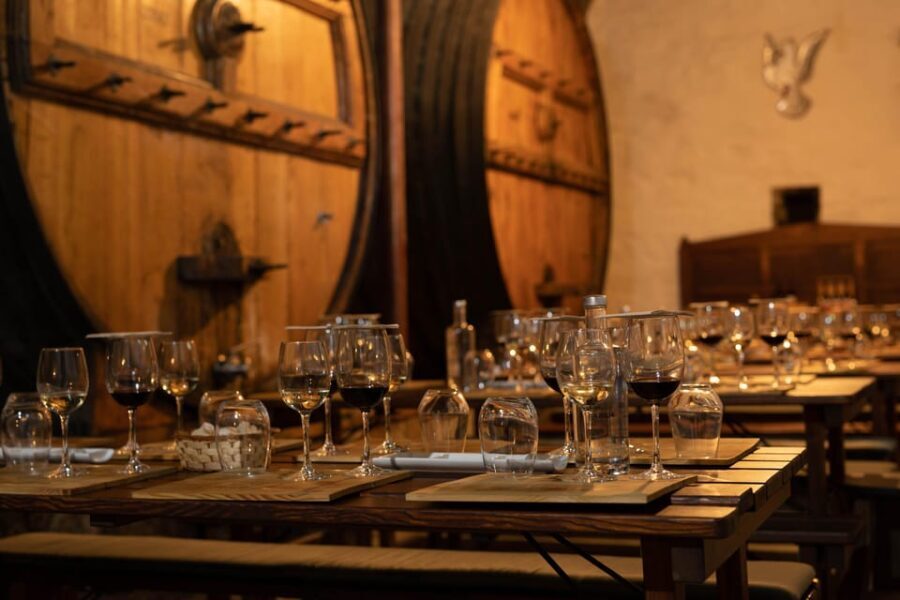 Douro: Quinta de Santa Júlia Lunch, Tour, & Wine Tasting - Who Should Book?