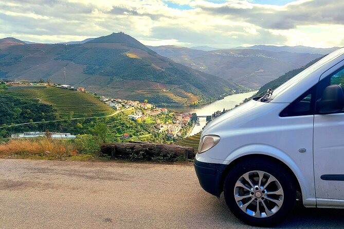 Douro Valley Unesco Heritage fantastic lunch & wine tasting - Key Points