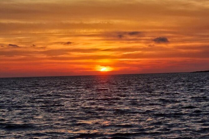 Dreamy Sails - Sunset Tour With Dinner And Wine - Key Points