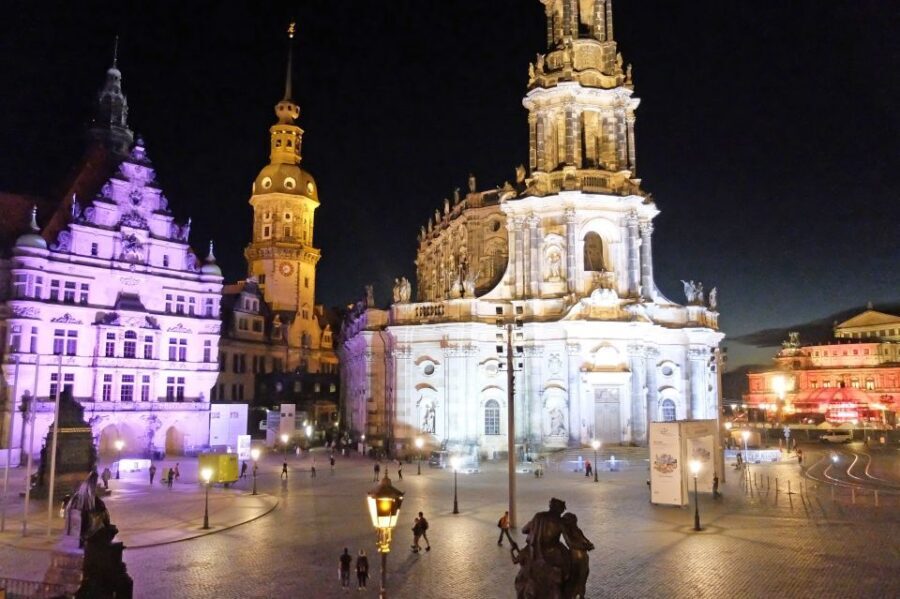 Dresden with a touch of Xmas: English small group tour - Architectural Marvels and Their Stories