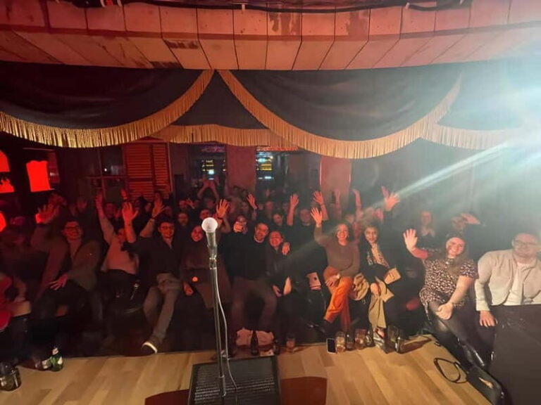 Dublin: Best Comedy Club in Temple Bar Ireland. - An Authentic Dublin Comedy Night