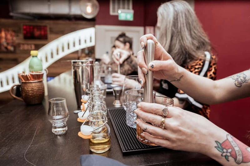 Dublin: Irish Whiskey Museum Whiskey Cocktail Masterclass - The Experience in Detail