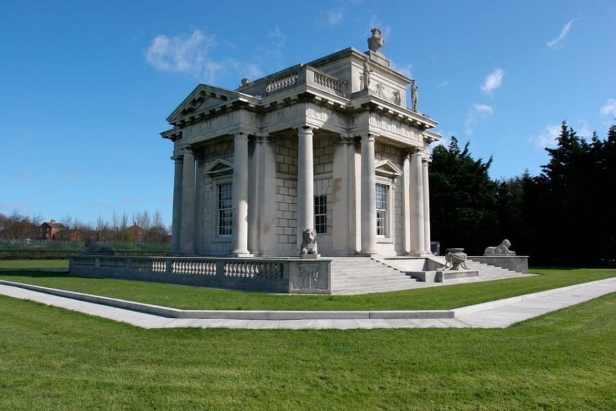 DUBLIN: Malahide castle and Howth MULTILINGUAL full day tour - What Travelers Say