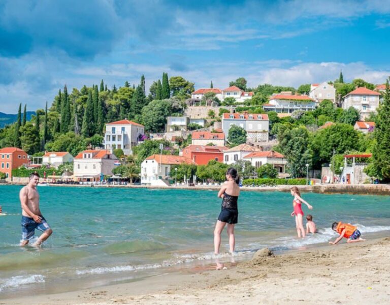 Dubrovnik: Elaphiti Islands Day Trip with Lunch - Food and Amenities: What’s Included?
