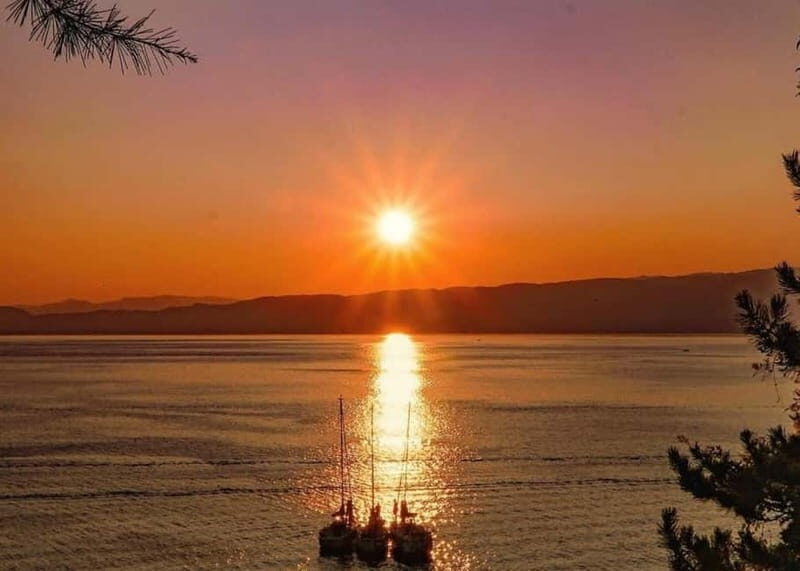 Dubrovnik : Romantic Sunset with a bottle of wine on a yacht - Who This Tour Is Perfect For