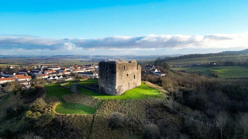 Dundonald Castle: Entry Ticket, Guided Tour & Light Lunch - Who Should Consider This Tour?