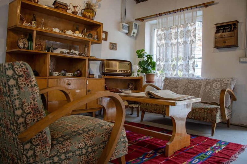 Durrës: Peeping Tourist Exhibition Ticket - A Step-by-Step Breakdown of the Tour