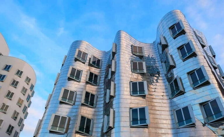 Dusseldorf: 2-hour Best Intro Walking Tour with a Local - Exploring Dusseldorf with a Local: What to Expect