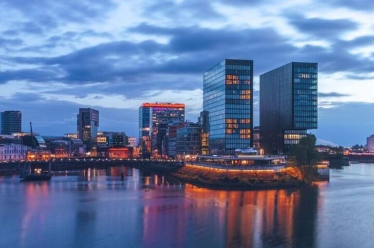 Dusseldorf : Highlights Walking tour with A Guide - What to Expect and Practical Details