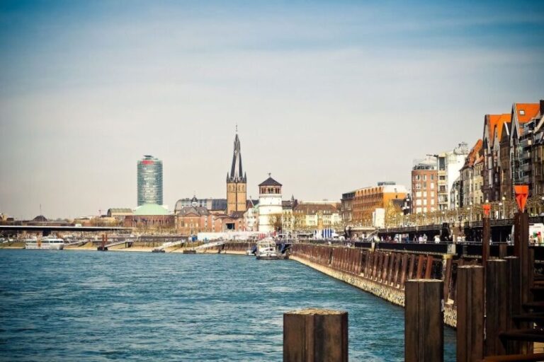 Düsseldorf: Private Walking Tour with a Professional Guide - The Itinerary: A Closer Look