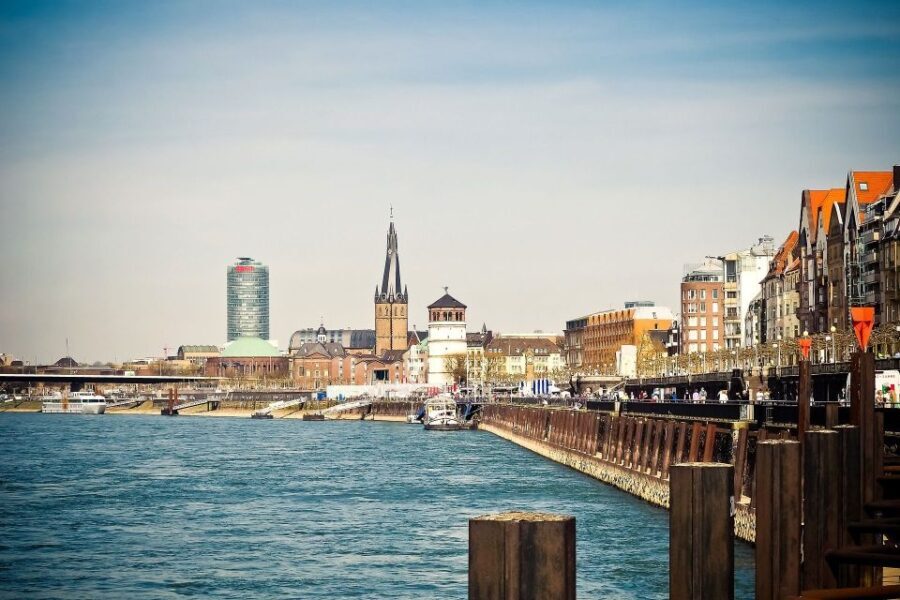 Düsseldorf: Private Walking Tour with a Professional Guide - The Itinerary: A Closer Look