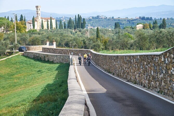 E-bike Chianti Classico & Tuscany tour with Wine & Lunch at Farm - What Makes This Tour Stand Out?