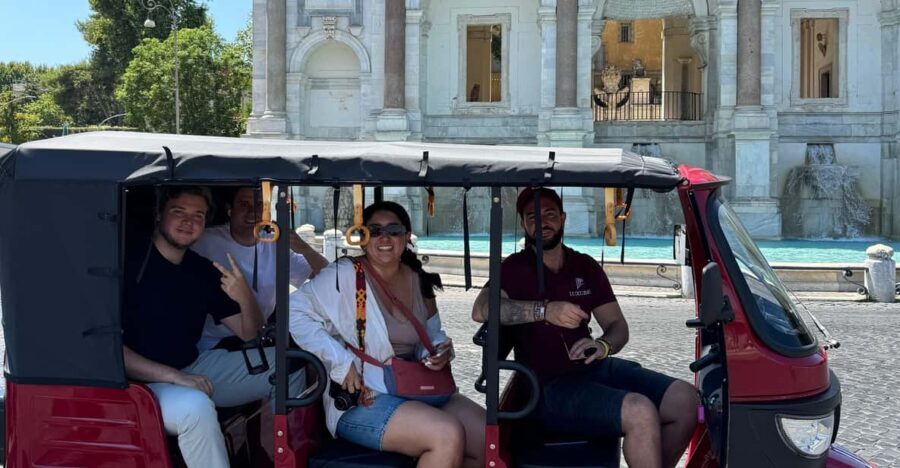 E-Tuk Tour: Rome by Night - Detailed Breakdown of the Itinerary