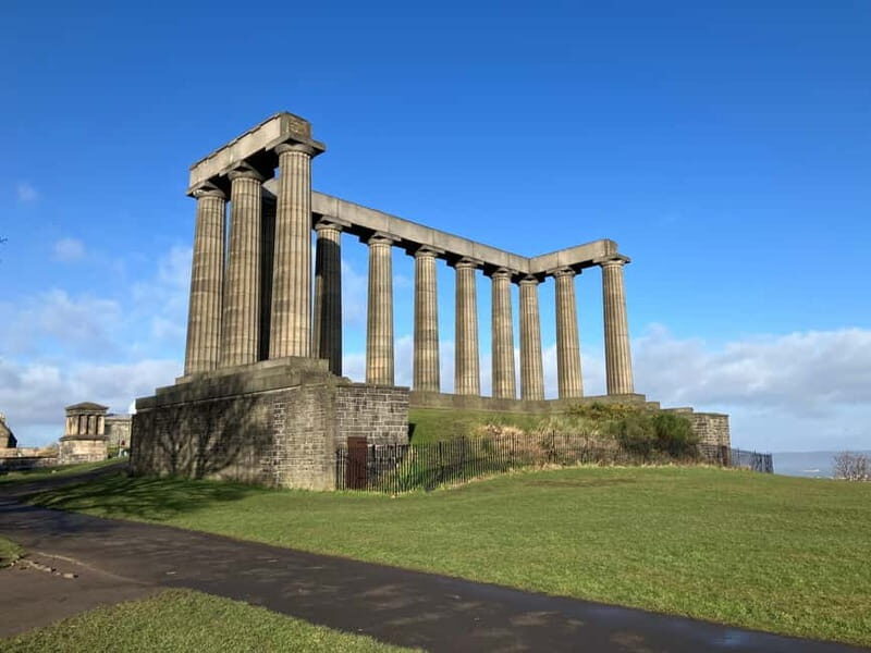 Edinburgh: Calton Hill & Arthur's Seat Hike - Passing Iconic Landmarks