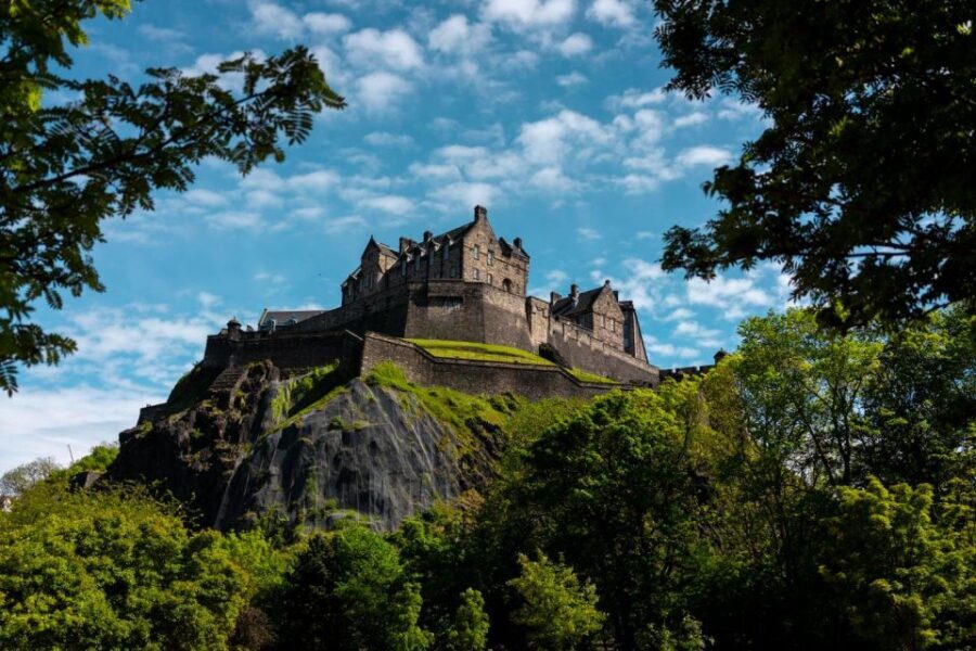 Edinburgh: Capture the most Photogenic Spots with a Local - The Itinerary Breakdown