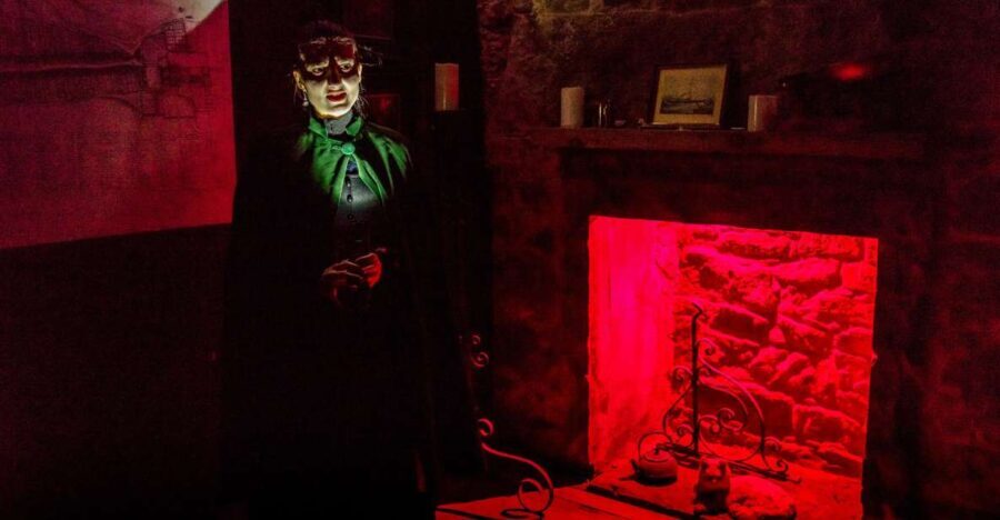 Edinburgh: Evening Underground Ghost Tour - Walking Through the Itinerary