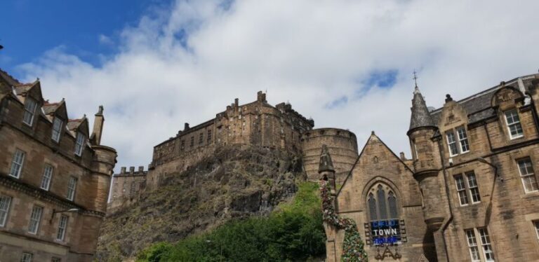Edinburgh: Guided Tour in French - Authentic Insights from Travelers