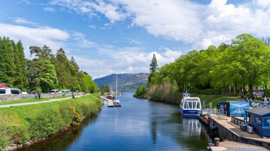 Edinburgh: Loch Ness, Glencoe, and Highlands Day Tour - The Experience of the Guides and Transportation