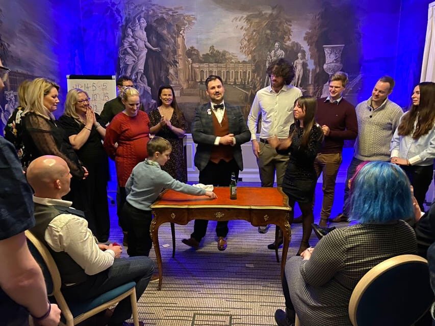 Edinburgh: Magic show, with famous magician, in luxury hotel - The Itinerary and Highlights