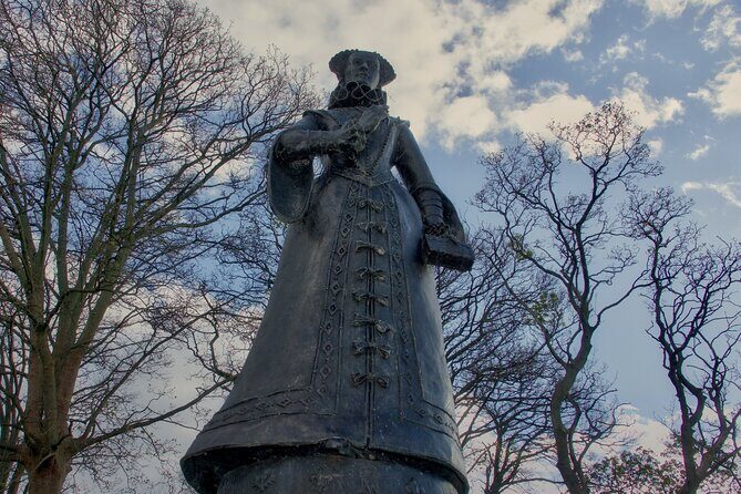 Edinburgh: Mary Queen of Scots Privately Guided Luxury Day Tour - Who Should Consider This Tour?