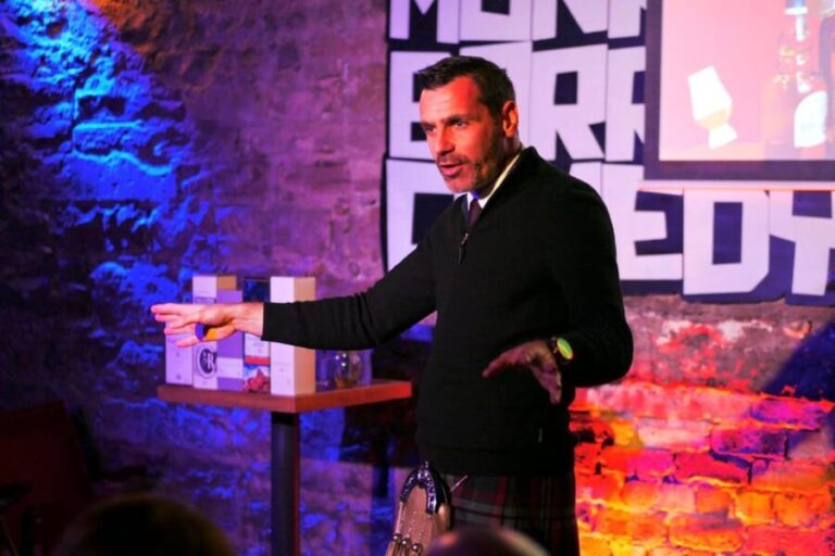 Edinburgh: Mountebank Comedy Whisky Tasting - An In-Depth Look at the Experience