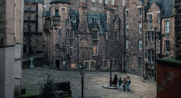 Edinburgh: Multi-Sensory Old Town Ghost Tour Experience - The Itinerary Breakdown