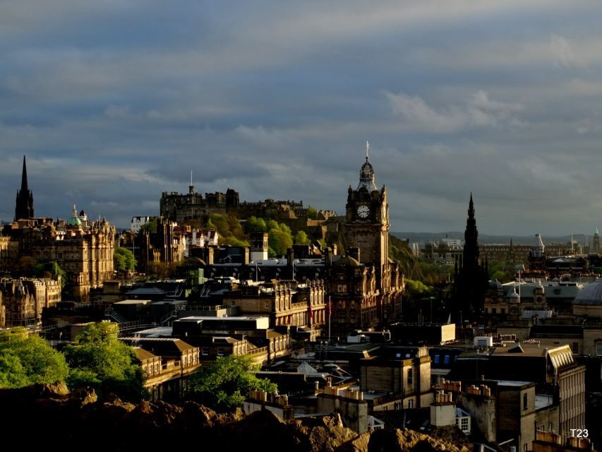 Edinburgh: Old Town Stories - Guided Walking Tour - The Guide and the Experience