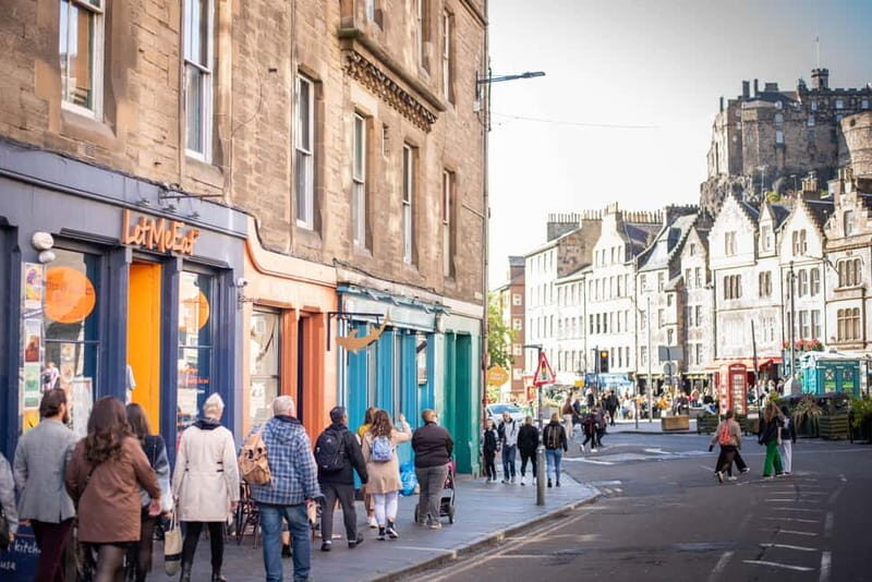 Edinburgh: Old Town Walking Tour with Holyrood Entry - The Guided Walk: What to Expect