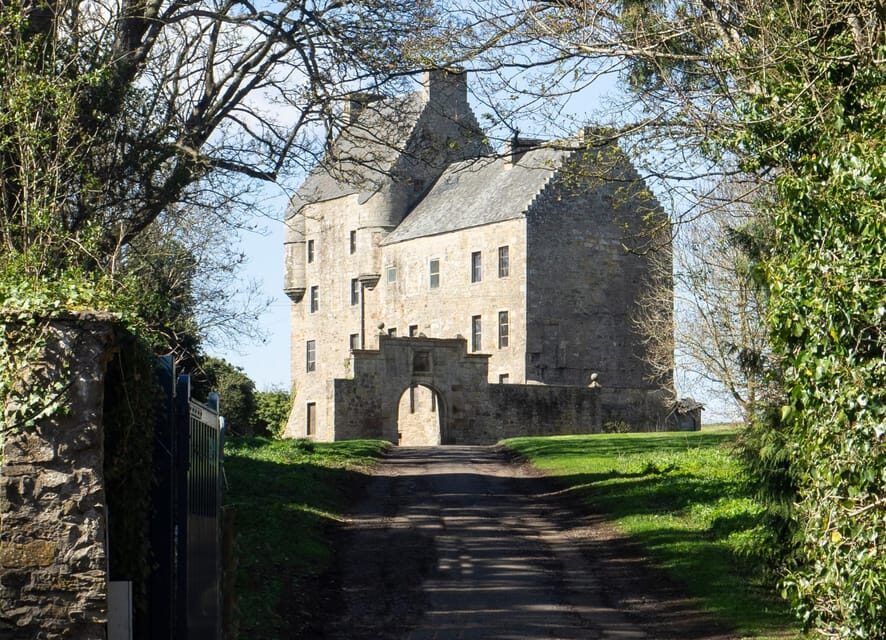 Edinburgh: Outlander and Castles Filming Locations Day Tour - Transportation: Comfortable and Efficient