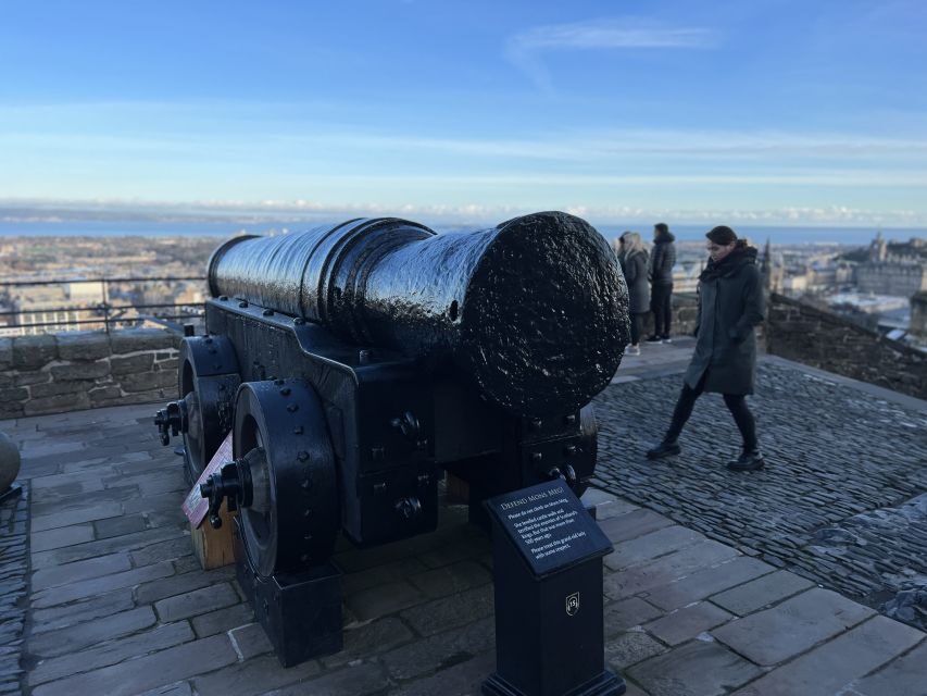 Edinburgh: Private Guided Tour of the Edinburgh Castle - Value for Money