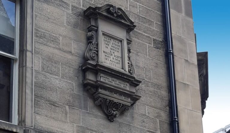 Edinburgh: Royal Mile Scottish Enlightenment Walking Tour - What You Get for the Price