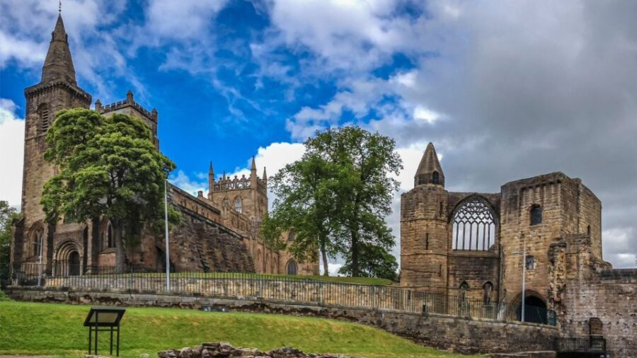 Edinburgh: St Andrews, Dunfermline Abbey and Fife Coast Tour - FAQs