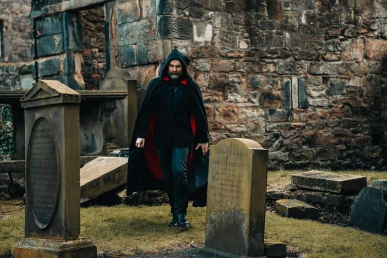 Edinburgh: Underground Vaults and Graveyard Evening Tour - Practical Considerations and Tips