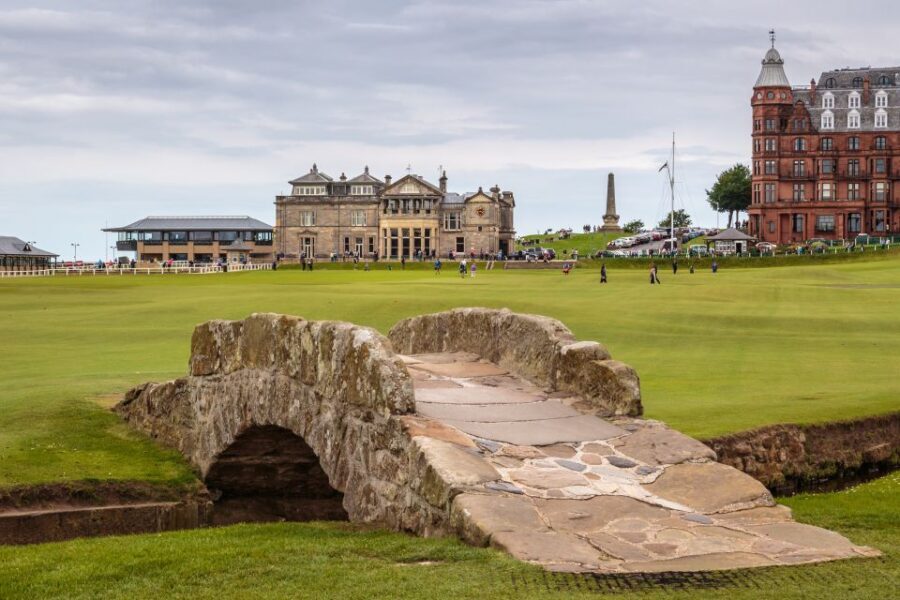 Edinburgh's Hidden Treasures Black Taxi Tour - Itinerary Breakdown: What Youll See and Hear