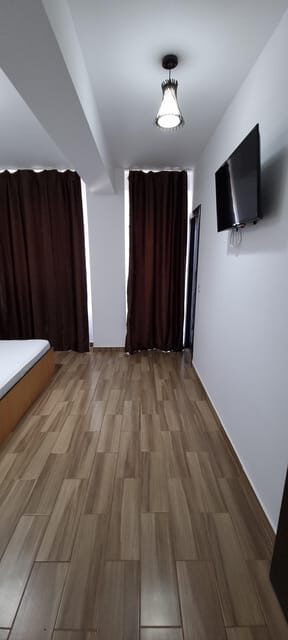 Eforie Nord: Blue Sky Hotel Accommodation with Breakfast - Location and Accessibility