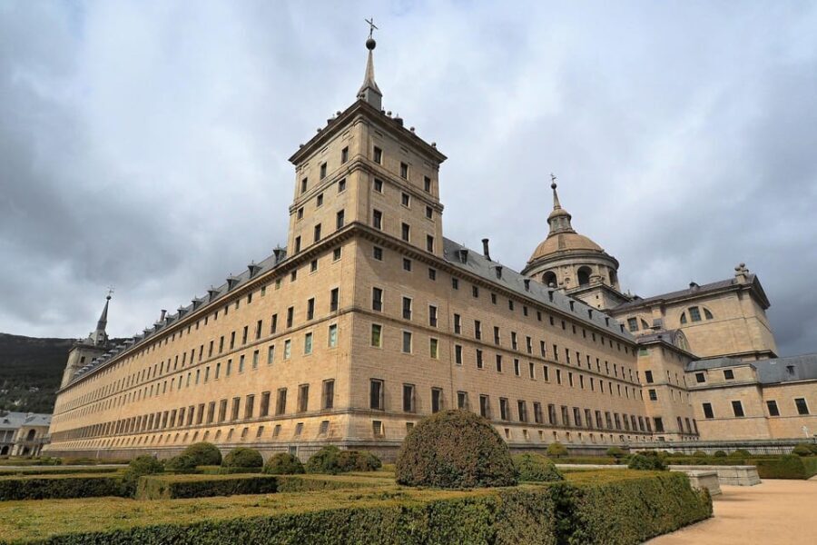 El Escorial - Private Guided Tour - Authenticity and Guide Quality